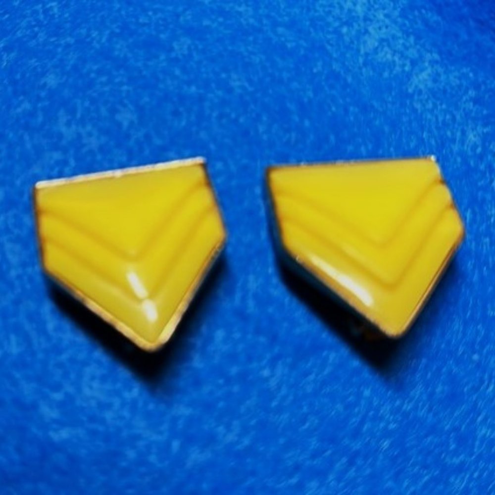 Racy Vintage Yellow Triangular-Shape Earrings - Gem